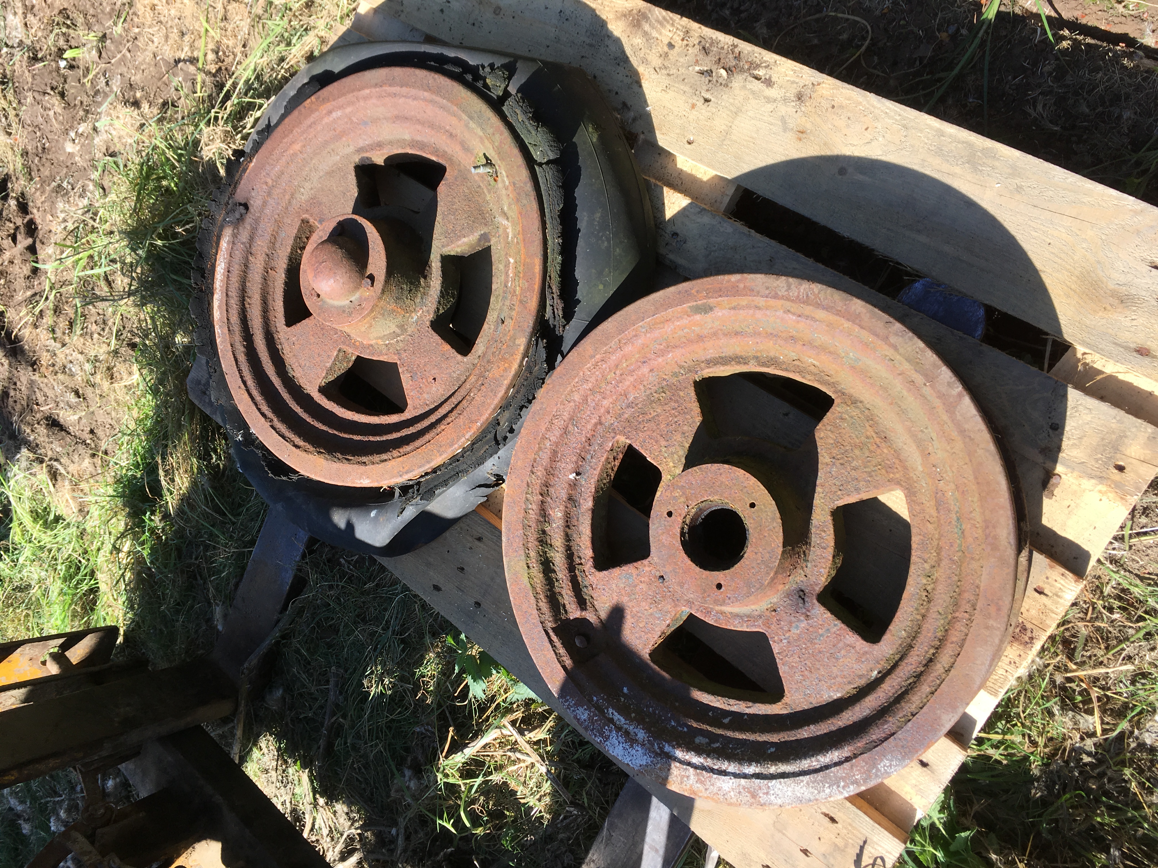Fordson - Jason Smith Vintage and Classic Tractor Breakers