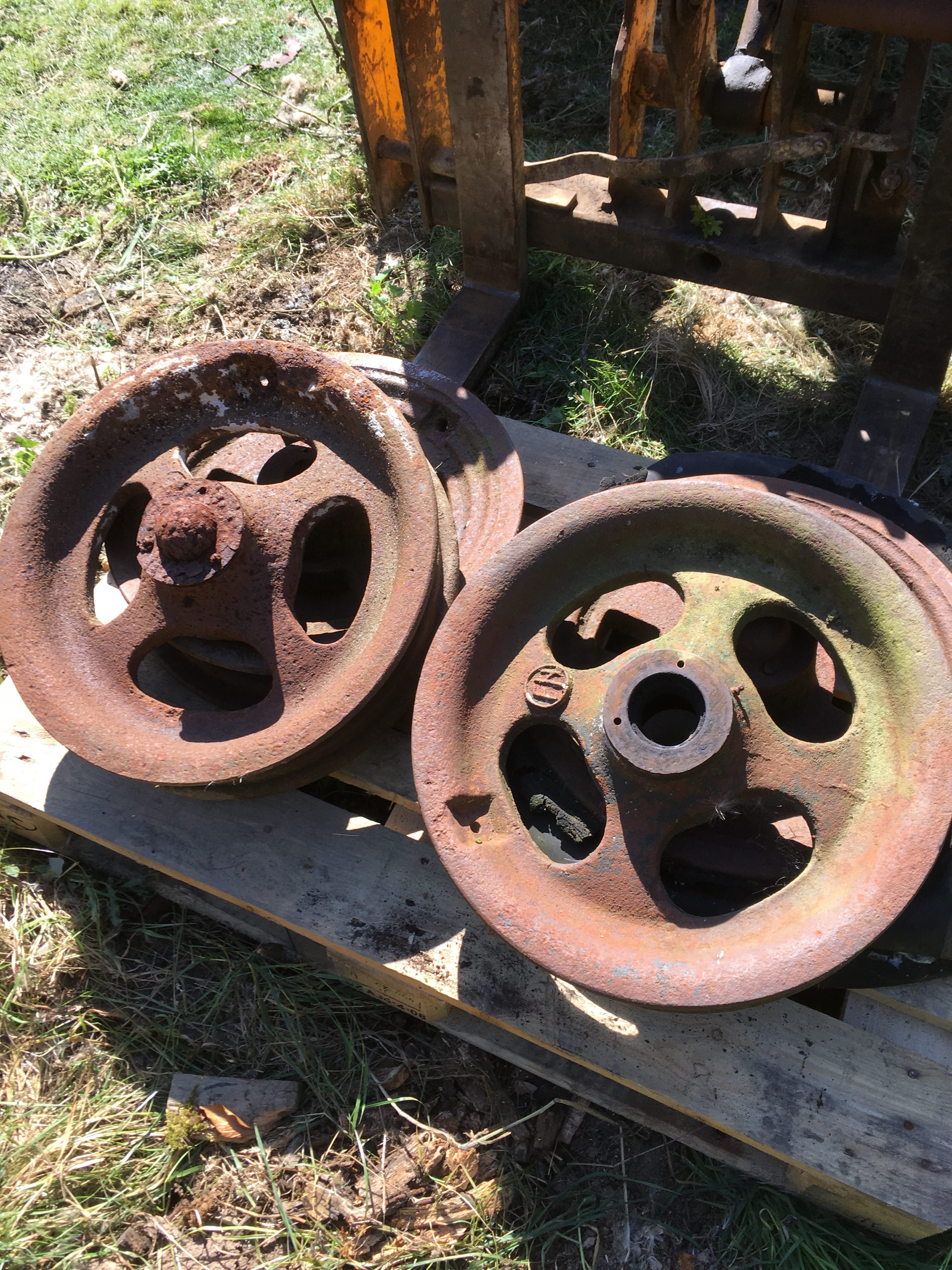 Fordson - Jason Smith Vintage and Classic Tractor Breakers